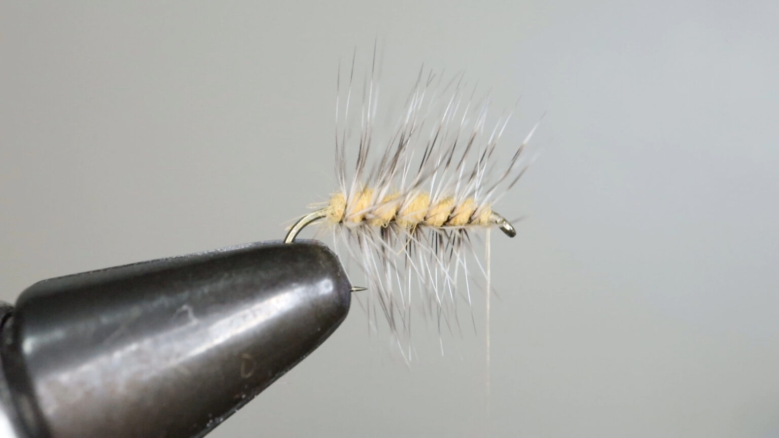 【ADWカディス】簡単に巻けて良く釣れる！耐久性に優れた高浮力の最強フライ！